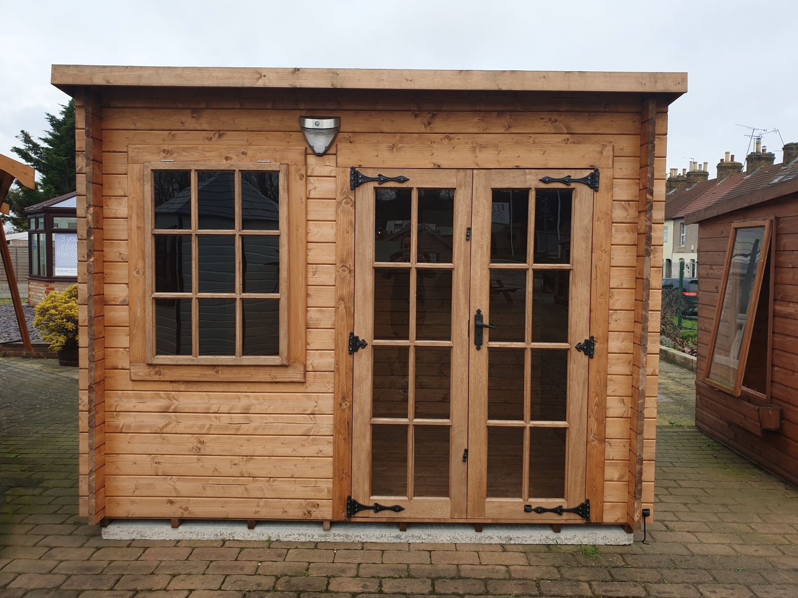 Log Cabins and Buildings: Charnwood Pent